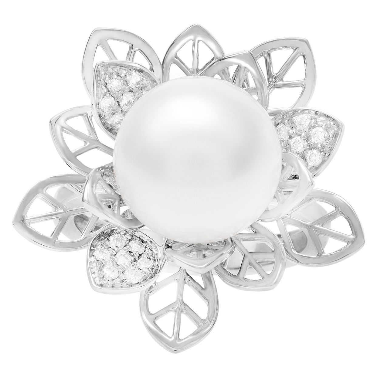 Diamond and pearl floral style ring in 18k white gold. 0.15 carat