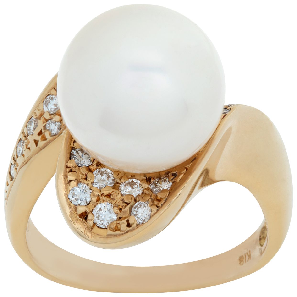 Pearl and diamond ring in 18k yellow gold with center silver pearl